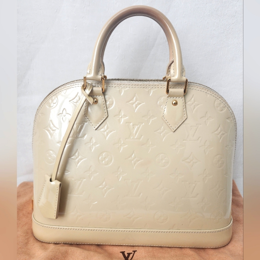 Louis Vuitton | Bags | Auth Louis Vuitton Monogram Vernis Alma Cream ...